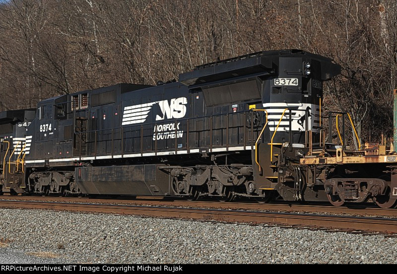 NS 8374